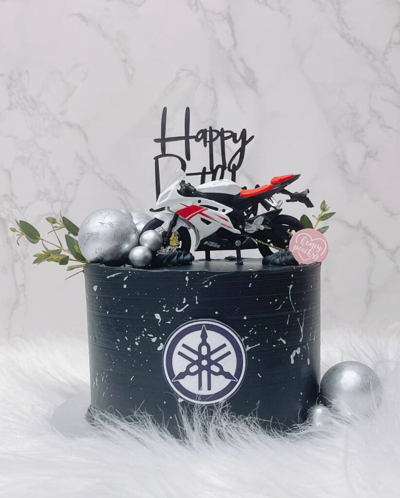 Black Motor Cake